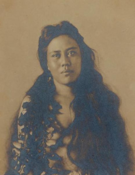 Portrait de Hula girl by Frank Davey artist at Christophe Joron Derem ...