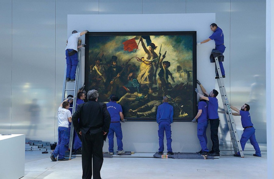 Au musée du Louvre-Lens, accrochage du tableau «La Liberté guidant le ...